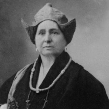 Hermitary - Gallery - Modern Women Hermits & Solitaries